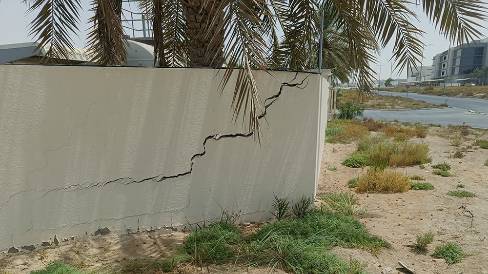 Types of wall cracks: cosmetic vs. structural | Geobear UAE